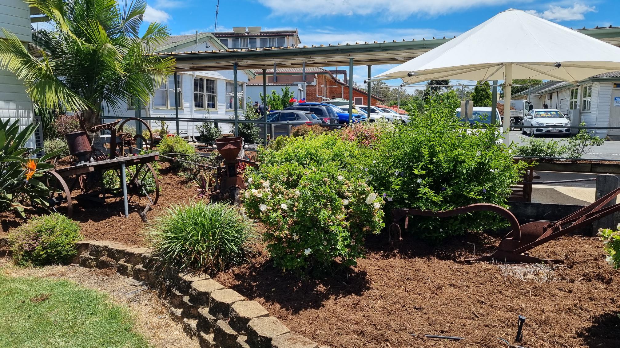 We rise by lifting others - Programmed AU | For all the reasons we work.